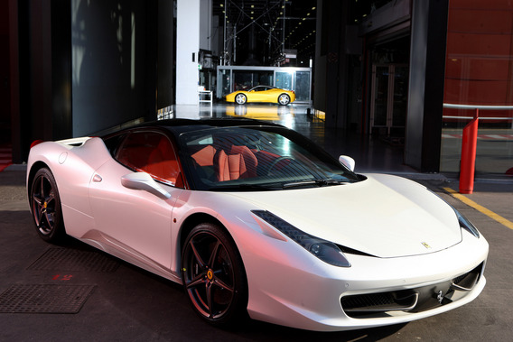 Red slips down the colour chart at Maranello :: News :: autoviva.com