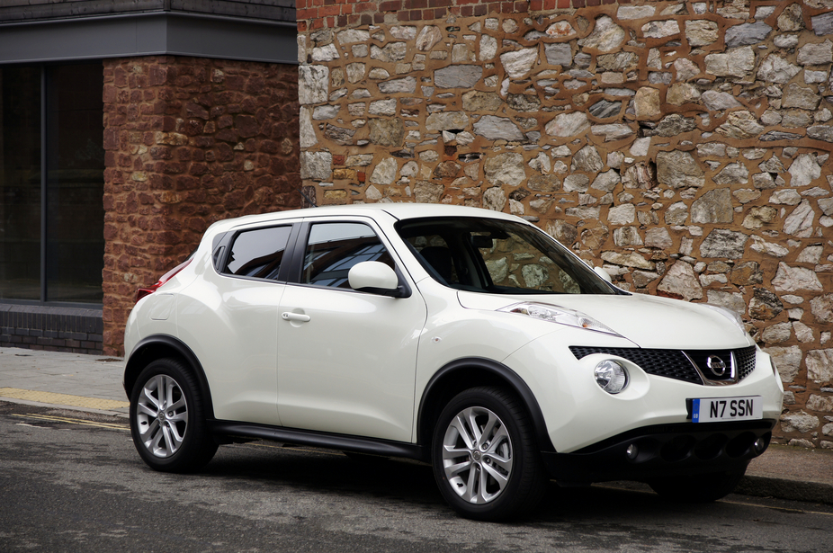 Nissan Juke 1.6T Acenta Sport :: 2 photos and 5 specs :: autoviva.com